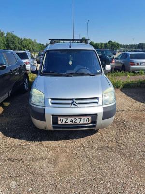 Grey Citroen Berlingo 2004 in Kaunas, with an engine capacity of 1.60 L and mileage of 270 thousand km for 550 €, photo 3 on AUTOMOTO.COM.LV