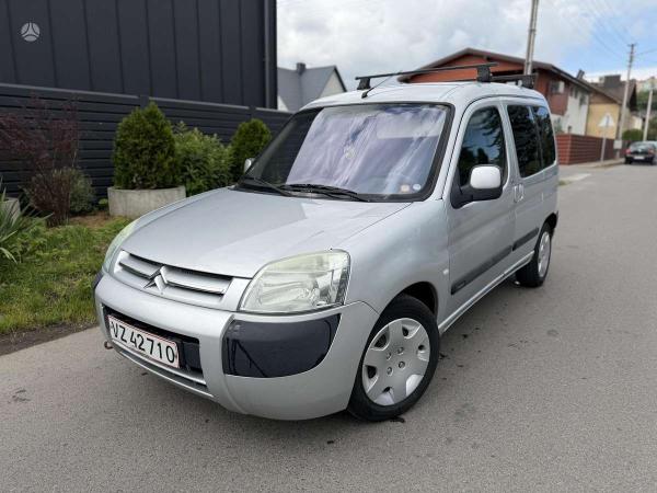 Pelēks Citroen Berlingo 2004 Kauņa, ar dzinēja tilpumu 1.59 L un nobraukumu 271 tūkst. km par 1650 €, foto 1 vietnē AUTOMOTO.COM.LV