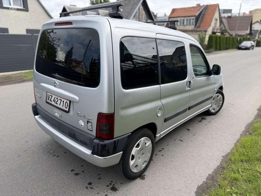 Grey Citroen Berlingo 2004 in Kaunas, with an engine capacity of 1.59 L and mileage of 271 thousand km for 1650 €, photo 7 on AUTOMOTO.COM.LV