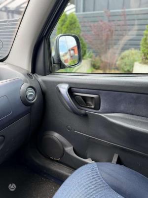 Grey Citroen Berlingo 2004 in Kaunas, with an engine capacity of 1.59 L and mileage of 271 thousand km for 1650 €, photo 18 on AUTOMOTO.COM.LV