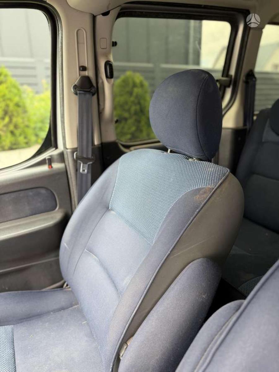 Grey Citroen Berlingo 2004 in Kaunas, with an engine capacity of 1.59 L and mileage of 271 thousand km for 1650 €, photo 19 on AUTOMOTO.COM.LV