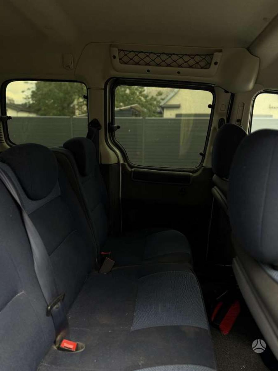 Grey Citroen Berlingo 2004 in Kaunas, with an engine capacity of 1.59 L and mileage of 271 thousand km for 1650 €, photo 24 on AUTOMOTO.COM.LV
