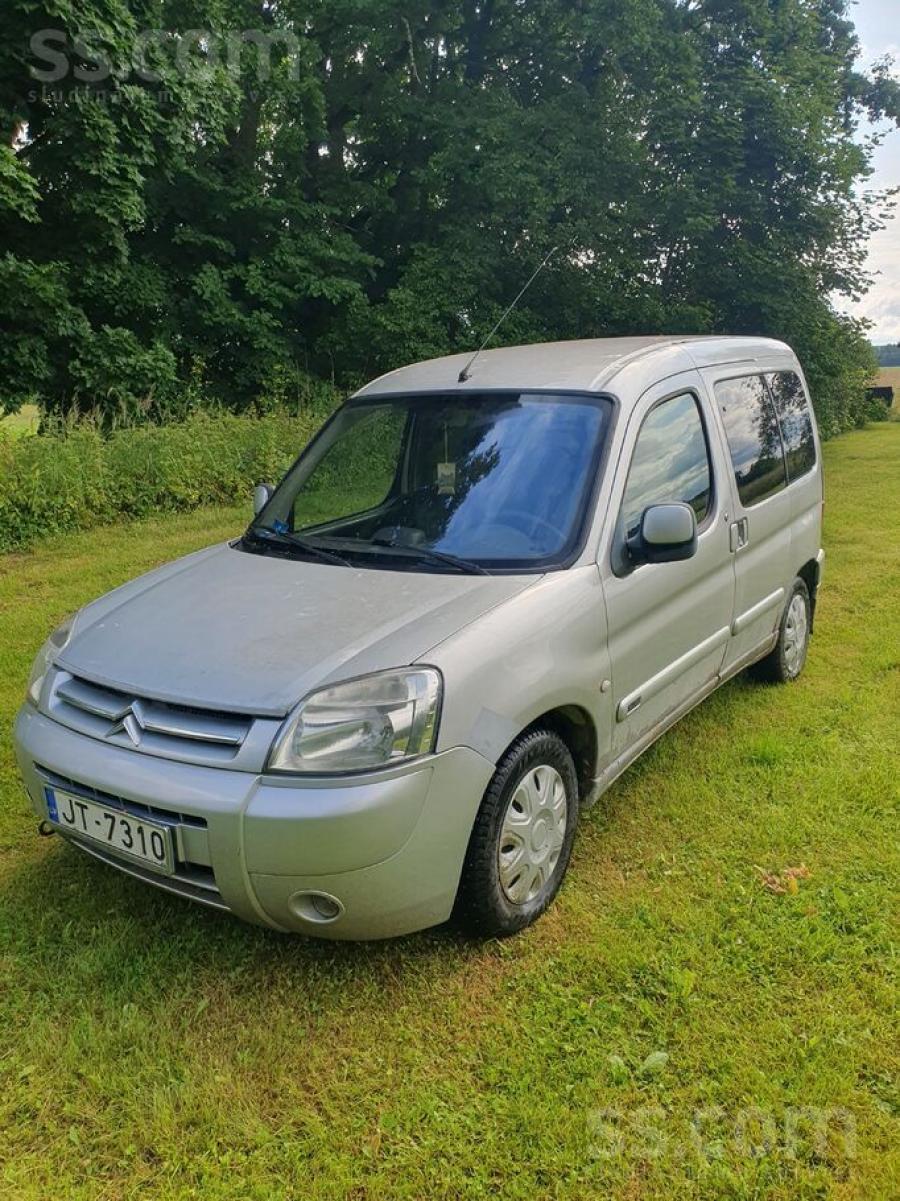 Pelēks Citroen Berlingo 2004 Cēsis, ar dzinēja tilpumu 1.90 L un nobraukumu 515 tūkst. km par 920 €, foto 3 vietnē AUTOMOTO.COM.LV