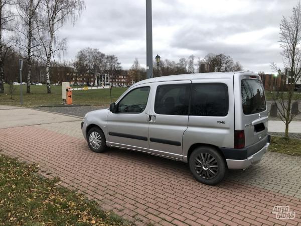Pelēks Citroen Berlingo 2005 Klaipėda, ar dzinēja tilpumu 1.90 L un nobraukumu 271 tūkst. km par 600 €, foto 4 vietnē AUTOMOTO.COM.LV