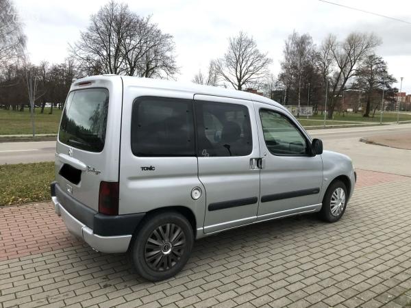 Pelēks Citroen Berlingo 2005 Klaipėda, ar dzinēja tilpumu 1.90 L un nobraukumu 271 tūkst. km par 600 €, foto 5 vietnē AUTOMOTO.COM.LV