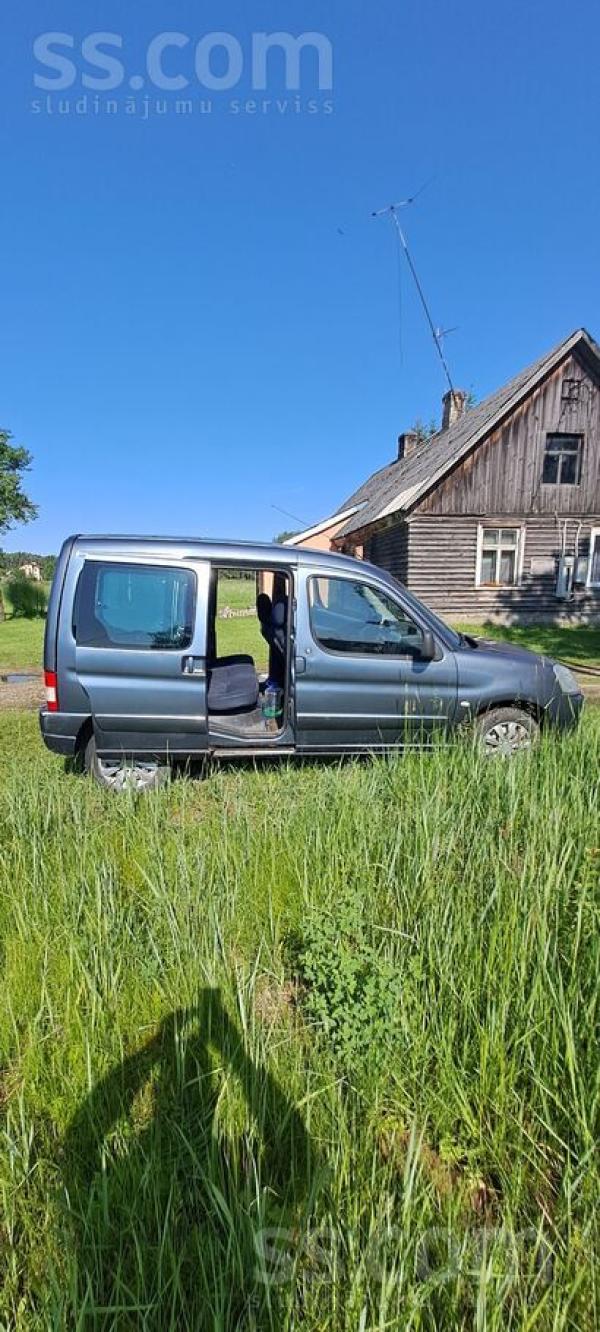 Pelēks Citroen Berlingo 2006 Jelgava, ar dzinēja tilpumu 1.60 L un nobraukumu 220 tūkst. km par 14000 €, foto 4 vietnē AUTOMOTO.COM.LV