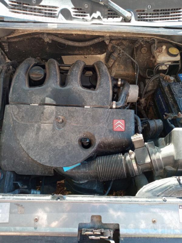 Grey Citroen Berlingo 2006 in Talsi, with an engine capacity of 1.90 L and mileage of 246 thousand km for 1500 €, photo 3 on AUTOMOTO.COM.LV