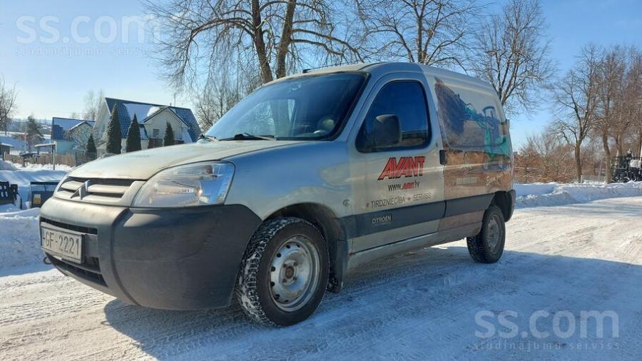 Pelēks Citroen Berlingo 2006 Tukums, ar dzinēja tilpumu 2.00 L un nobraukumu 556 tūkst. km par 890 €, foto 1 vietnē AUTOMOTO.COM.LV