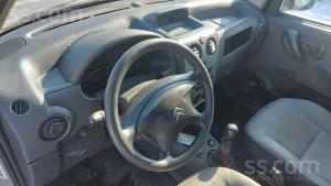 Pelēks Citroen Berlingo 2006 Tukums, ar dzinēja tilpumu 2.00 L un nobraukumu 556 tūkst. km par 890 €, foto 7 vietnē AUTOMOTO.COM.LV