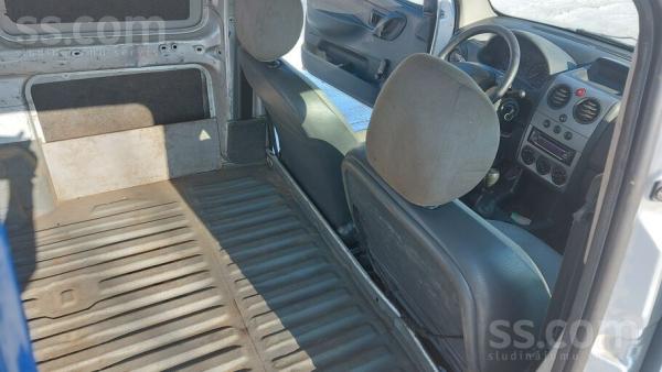 Pelēks Citroen Berlingo 2006 Tukums, ar dzinēja tilpumu 2.00 L un nobraukumu 556 tūkst. km par 890 €, foto 9 vietnē AUTOMOTO.COM.LV