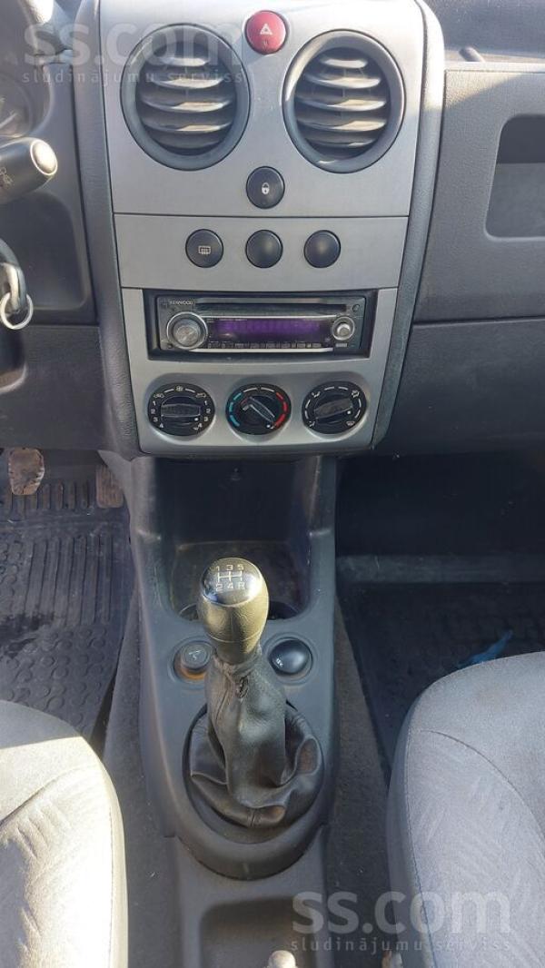 Pelēks Citroen Berlingo 2006 Tukums, ar dzinēja tilpumu 2.00 L un nobraukumu 556 tūkst. km par 890 €, foto 10 vietnē AUTOMOTO.COM.LV