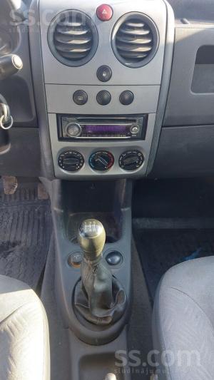 Pelēks Citroen Berlingo 2006 Tukums, ar dzinēja tilpumu 2.00 L un nobraukumu 556 tūkst. km par 890 €, foto 10 vietnē AUTOMOTO.COM.LV
