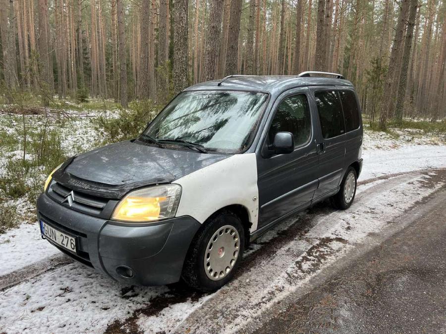 Grey Citroen Berlingo 2007 in Vilnius, with an engine capacity of 1.56 L and mileage of 398 thousand km for 850 €, photo 3 on AUTOMOTO.COM.LV