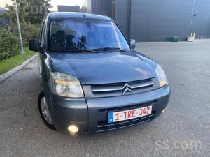 Grey Citroen Berlingo 2007 in Riga, with an engine capacity of 1.60 L and mileage of 259 thousand km for 2350 €, photo 6 on AUTOMOTO.COM.LV