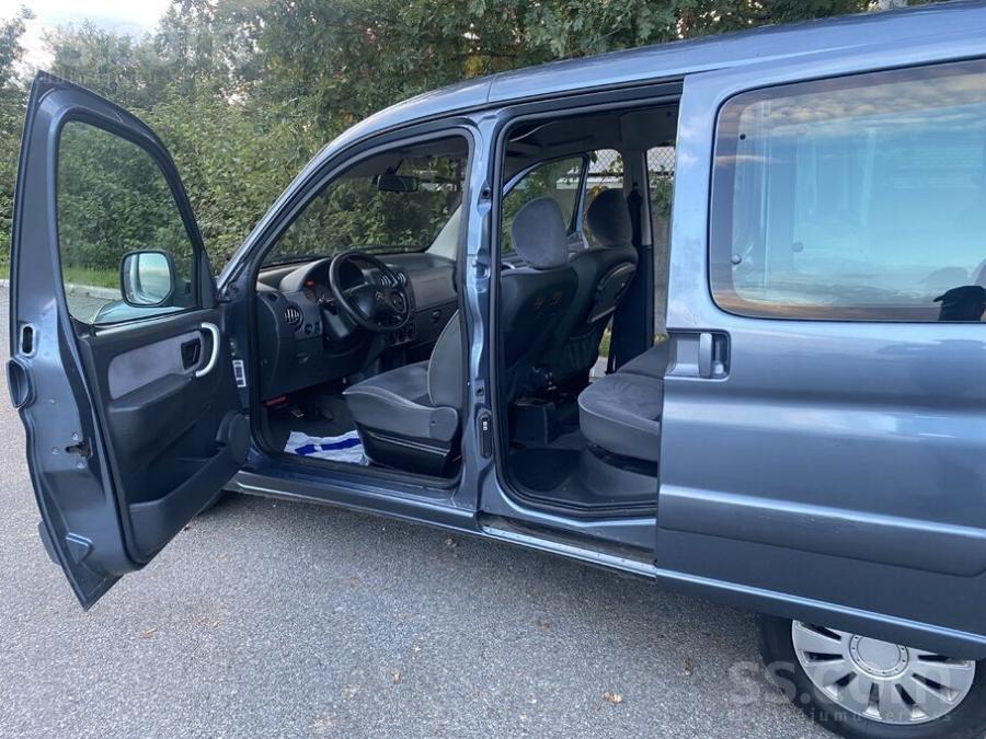 Grey Citroen Berlingo 2007 in Riga, with an engine capacity of 1.60 L and mileage of 259 thousand km for 2350 €, photo 15 on AUTOMOTO.COM.LV