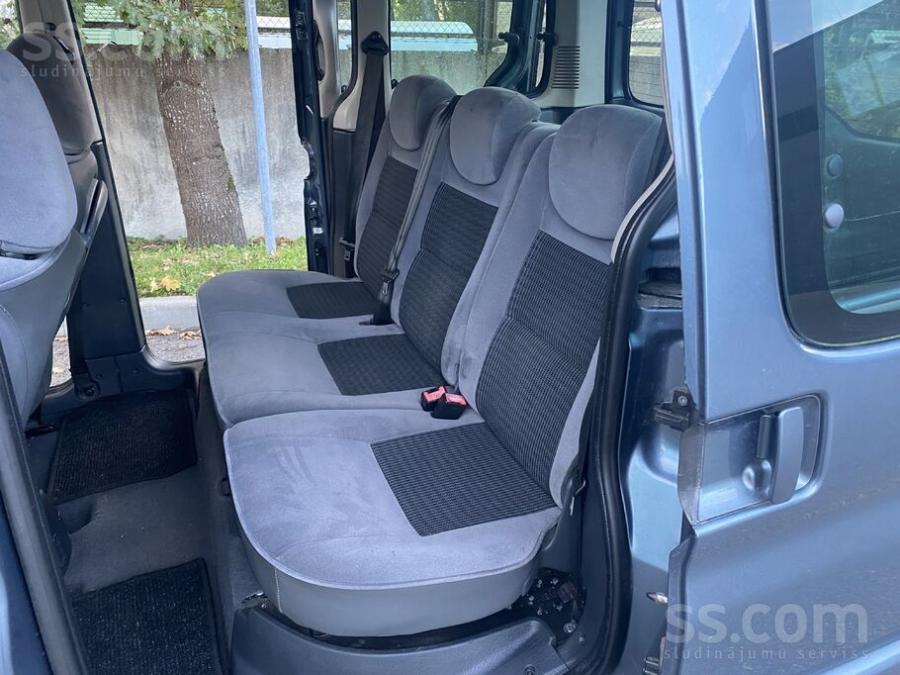 Grey Citroen Berlingo 2007 in Riga, with an engine capacity of 1.60 L and mileage of 259 thousand km for 2350 €, photo 17 on AUTOMOTO.COM.LV