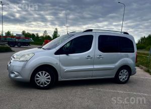 Grey Citroen Berlingo 2008 in Daugavpils, with an engine capacity of 1.60 L and mileage of 300 thousand km for 2750 €, photo 2 on AUTOMOTO.COM.LV