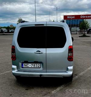 Grey Citroen Berlingo 2008 in Daugavpils, with an engine capacity of 1.60 L and mileage of 300 thousand km for 2750 €, photo 3 on AUTOMOTO.COM.LV