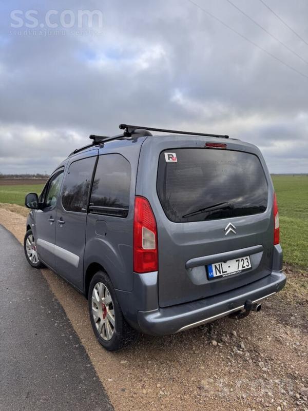 Pelēks Citroen Berlingo 2008 Dobele, ar dzinēja tilpumu 1.60 L un nobraukumu 349 tūkst. km par 1600 €, foto 4 vietnē AUTOMOTO.COM.LV