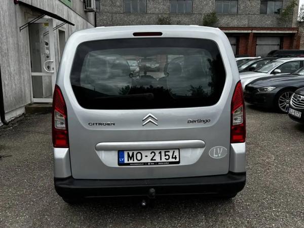 Pelēks Citroen Berlingo 2008 Daugavpils, ar dzinēja tilpumu 1.60 L un nobraukumu 294 tūkst. km par 2490 €, foto 5 vietnē AUTOMOTO.COM.LV