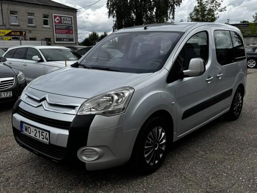 Grey Citroen Berlingo 2008 in Daugavpils, with an engine capacity of 1.60 L and mileage of 294 thousand km for 2490 €, photo 4 on AUTOMOTO.COM.LV