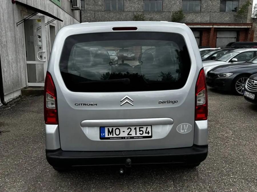 Grey Citroen Berlingo 2008 in Daugavpils, with an engine capacity of 1.60 L and mileage of 294 thousand km for 2490 €, photo 6 on AUTOMOTO.COM.LV