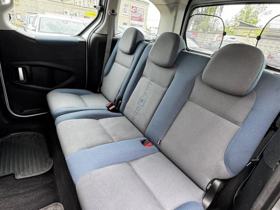 Grey Citroen Berlingo 2008 in Daugavpils, with an engine capacity of 1.60 L and mileage of 294 thousand km for 2490 €, photo 23 on AUTOMOTO.COM.LV
