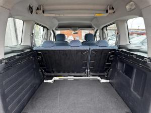 Grey Citroen Berlingo 2008 in Daugavpils, with an engine capacity of 1.60 L and mileage of 294 thousand km for 2490 €, photo 25 on AUTOMOTO.COM.LV