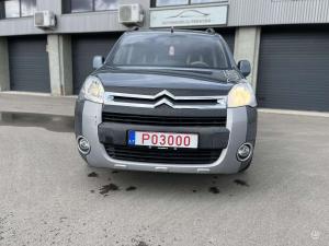 Pelēks Citroen Berlingo 2008 Šauļi, ar dzinēja tilpumu 1.56 L un nobraukumu 157 tūkst. km par 3350 €, foto 3 vietnē AUTOMOTO.COM.LV