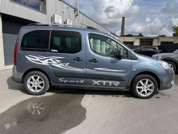 Pelēks Citroen Berlingo 2008 Šauļi, ar dzinēja tilpumu 1.56 L un nobraukumu 157 tūkst. km par 3350 €, foto 7 vietnē AUTOMOTO.COM.LV
