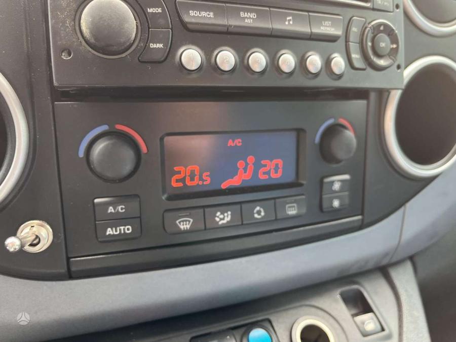 Pelēks Citroen Berlingo 2008 Šauļi, ar dzinēja tilpumu 1.56 L un nobraukumu 157 tūkst. km par 3350 €, foto 15 vietnē AUTOMOTO.COM.LV