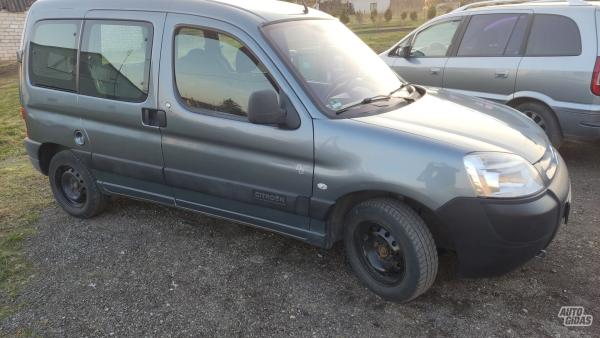 Pelēks Citroen Berlingo 2009 Panevēža, ar dzinēja tilpumu 1.60 L un nobraukumu 319 tūkst. km par 950 €, foto 2 vietnē AUTOMOTO.COM.LV