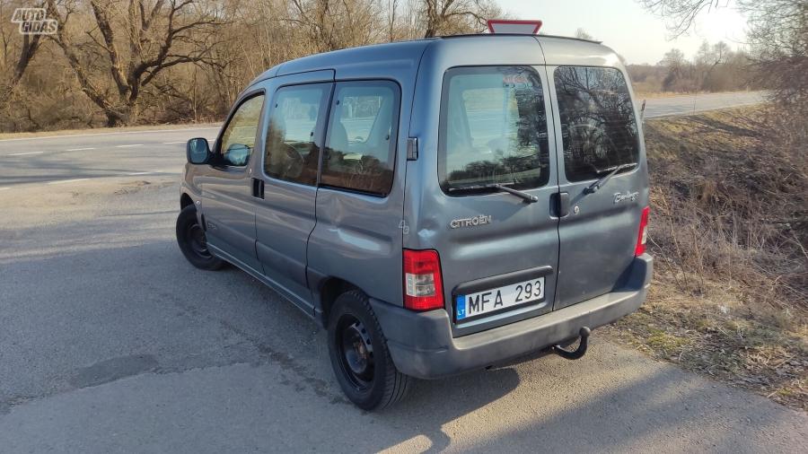 Grey Citroen Berlingo 2009 in Panevezys, with an engine capacity of 1.60 L and mileage of 319 thousand km for 950 €, photo 6 on AUTOMOTO.COM.LV