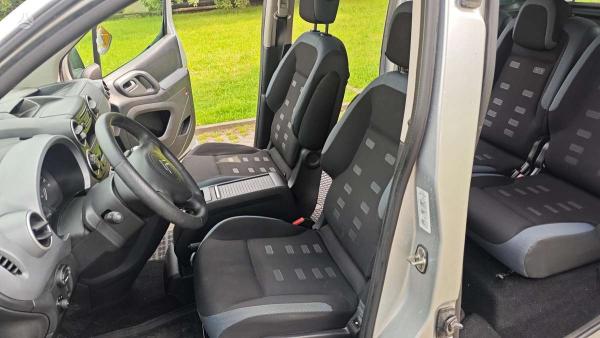 Grey Citroen Berlingo 2009 in Kaunas, with an engine capacity of 1.60 L and mileage of 277 thousand km for 3400 €, photo 10 on AUTOMOTO.COM.LV