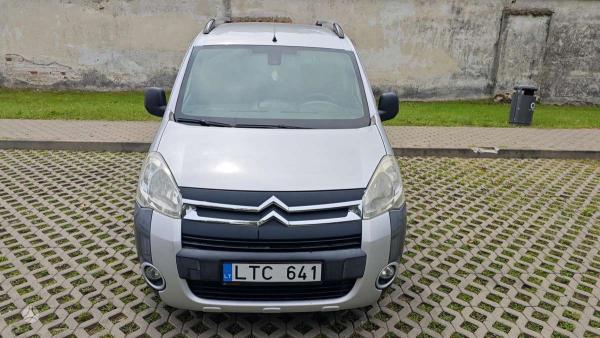 Grey Citroen Berlingo 2009 in Kaunas, with an engine capacity of 1.60 L and mileage of 277 thousand km for 3400 €, photo 2 on AUTOMOTO.COM.LV