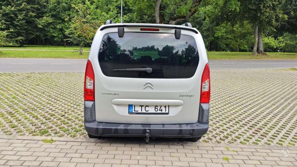 Grey Citroen Berlingo 2009 in Kaunas, with an engine capacity of 1.60 L and mileage of 277 thousand km for 3400 €, photo 5 on AUTOMOTO.COM.LV