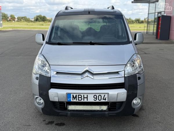 Pelēks Citroen Berlingo 2009 Panevēža, ar dzinēja tilpumu 1.60 L un nobraukumu 339 tūkst. km par 1450 €, foto 3 vietnē AUTOMOTO.COM.LV