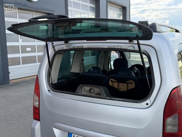 Pelēks Citroen Berlingo 2009 Panevēža, ar dzinēja tilpumu 1.60 L un nobraukumu 339 tūkst. km par 1450 €, foto 11 vietnē AUTOMOTO.COM.LV