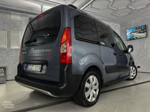Grey Citroen Berlingo 2009 in Kaunas, with an engine capacity of 1.60 L and mileage of 256 thousand km for 2650 €, photo 3 on AUTOMOTO.COM.LV