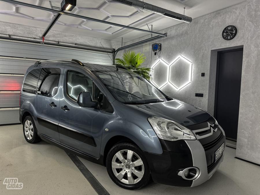 Grey Citroen Berlingo 2009 in Kaunas, with an engine capacity of 1.60 L and mileage of 256 thousand km for 2650 €, photo 9 on AUTOMOTO.COM.LV