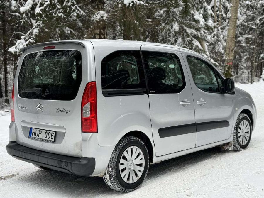 Grey Citroen Berlingo 2010 in Mazeikiai, with an engine capacity of 1.56 L and mileage of 270 thousand km for 2700 €, photo 4 on AUTOMOTO.COM.LV