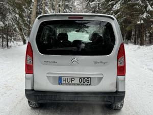 Grey Citroen Berlingo 2010 in Mazeikiai, with an engine capacity of 1.56 L and mileage of 270 thousand km for 2700 €, photo 6 on AUTOMOTO.COM.LV