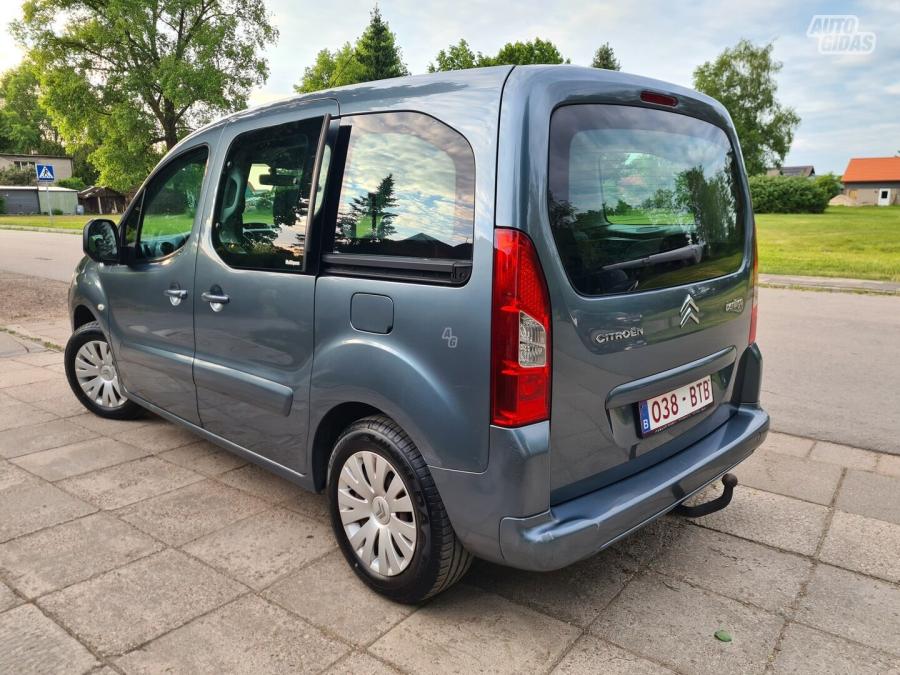 Grey Citroen Berlingo 2010 in Klaipeda, with an engine capacity of 1.60 L and mileage of 266 thousand km for 3350 €, photo 9 on AUTOMOTO.COM.LV