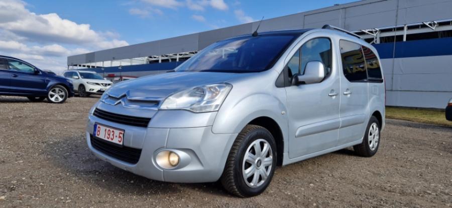Pelēks Citroen Berlingo 2010 Rīga, ar dzinēja tilpumu 1.60 L un nobraukumu 212 tūkst. km par 5550 €, foto 1 vietnē AUTOMOTO.COM.LV