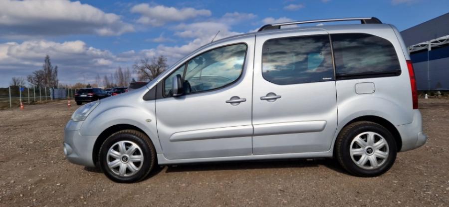 Pelēks Citroen Berlingo 2010 Rīga, ar dzinēja tilpumu 1.60 L un nobraukumu 212 tūkst. km par 5550 €, foto 3 vietnē AUTOMOTO.COM.LV