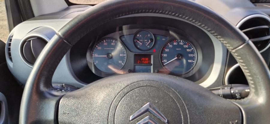 Pelēks Citroen Berlingo 2010 Rīga, ar dzinēja tilpumu 1.60 L un nobraukumu 212 tūkst. km par 5550 €, foto 17 vietnē AUTOMOTO.COM.LV