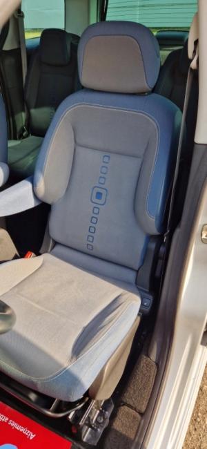 Pelēks Citroen Berlingo 2010 Rīga, ar dzinēja tilpumu 1.60 L un nobraukumu 212 tūkst. km par 5550 €, foto 20 vietnē AUTOMOTO.COM.LV