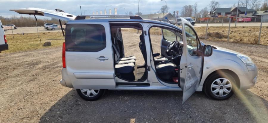 Pelēks Citroen Berlingo 2010 Rīga, ar dzinēja tilpumu 1.60 L un nobraukumu 212 tūkst. km par 5550 €, foto 28 vietnē AUTOMOTO.COM.LV