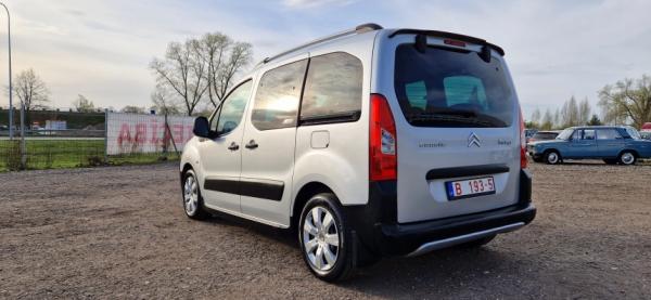 Pelēks Citroen Berlingo 2010 Rīga, ar dzinēja tilpumu 1.60 L un nobraukumu 184 tūkst. km par 5950 €, foto 3 vietnē AUTOMOTO.COM.LV