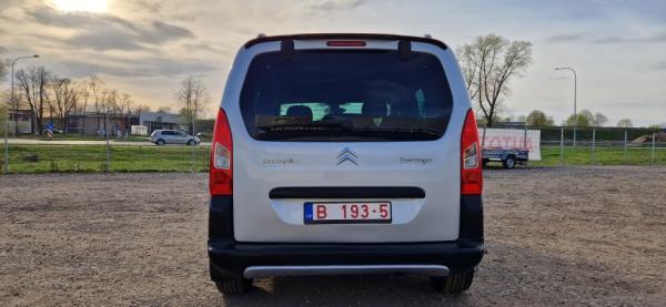 Pelēks Citroen Berlingo 2010 Rīga, ar dzinēja tilpumu 1.60 L un nobraukumu 184 tūkst. km par 5950 €, foto 4 vietnē AUTOMOTO.COM.LV